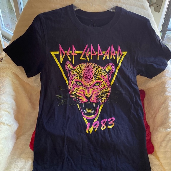 Def Leppard | Tops | Def Leppard Black Pink Yellow Print Tee Neverused ...